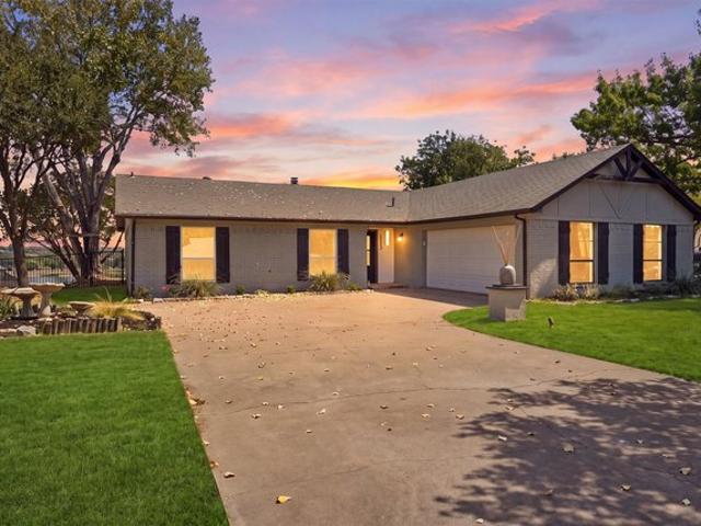 5123 Fairway Cir, Granbury, TX 76049