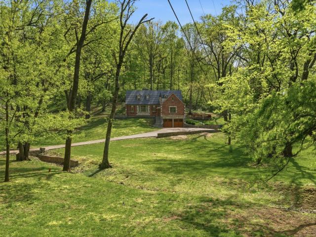 5123 Stanford Dr