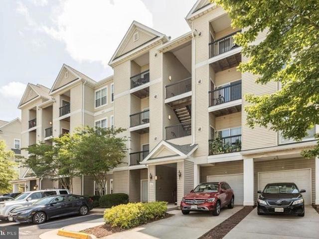 5123 Travis Edward Way Apt B, Centreville, VA 20120