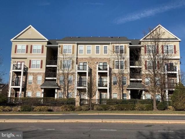 5123 Travis Edward Way # B