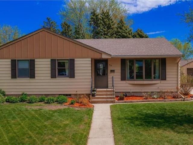 512 18th St N, Benson, MN 56215
