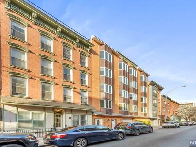 512 1st St #8, Hoboken, NJ 07030