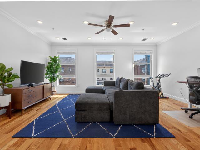 512 4Th St # 3