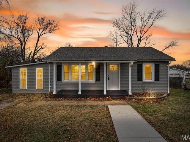 512 5th St, Park Hills, MO 63601