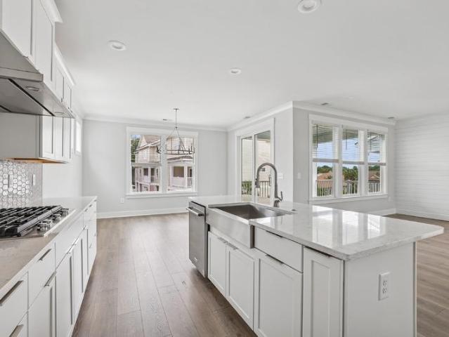 512 9th Ave. S