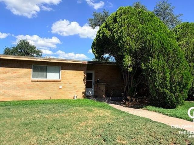 512 Conkling Ave, Garden City, KS 67846