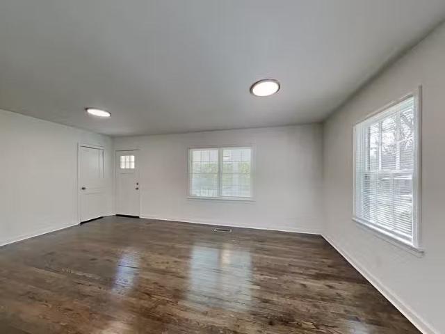 512 Aberdeen Drive NW Atlanta GA 30318 Now Available! 512 A.