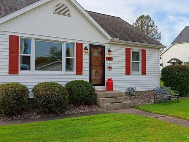512 Baltic Ave, Caspian, MI 49915