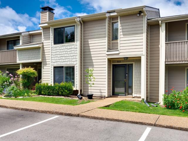 512 Belle Pointe Ct # 512
