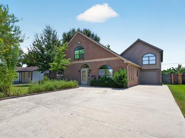 512 Bertloma St, Pasadena, TX 77502