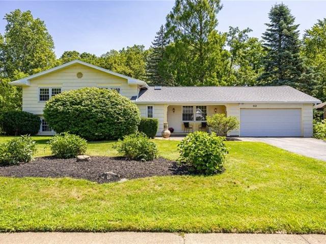 512 Black Walnut Dr, Rochester, NY 14615