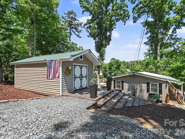 512 Deerfield Road