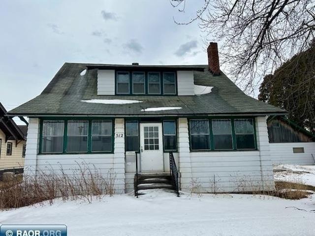 512 E 16th St, Hibbing, MN 55746