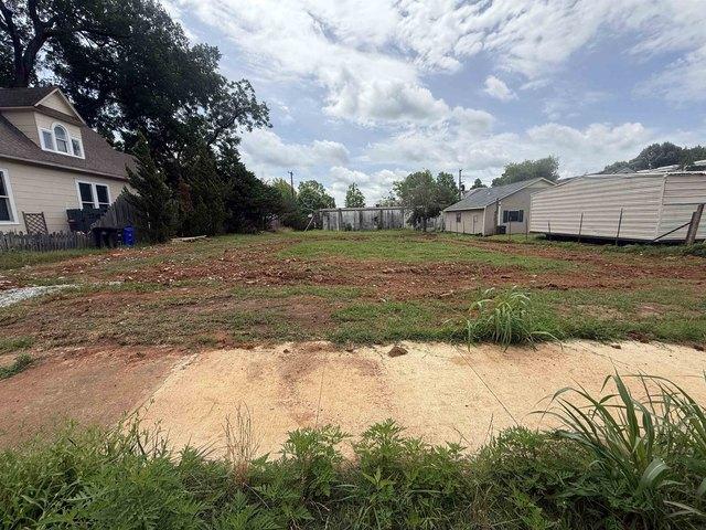512 E Tombigbee St, Florence, AL 35630