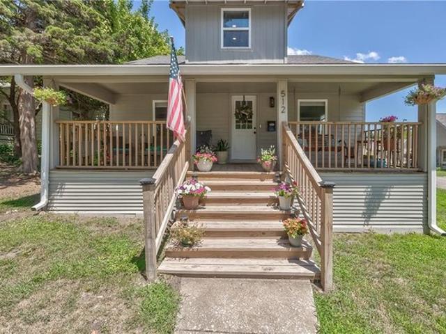 512 E Lexington St, Richmond, MO 64085