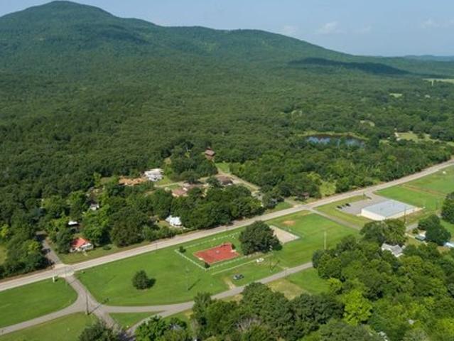 512 E Madison Ave, Midland, AR 72945