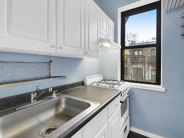 512 East 82nd Street, Unit 4D | Compass