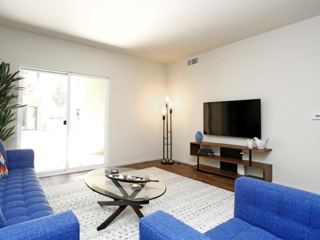 512 El Cerrito Plaza