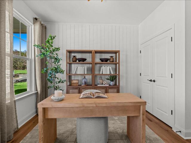 512 Hipwood Drive