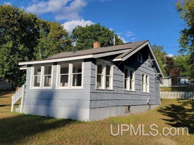 512 Oak Ave, Kingsford, MI 49802