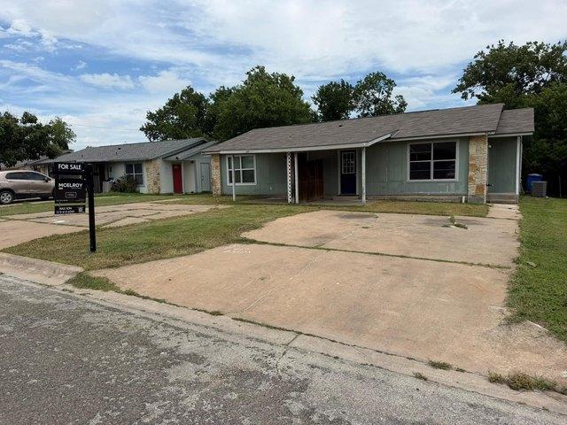512 Lenora Dr, Taylor, TX 76574