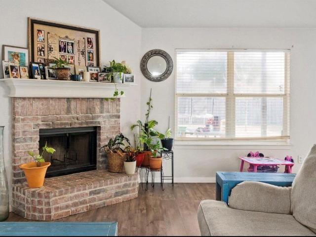 512 Mockingbird Ln