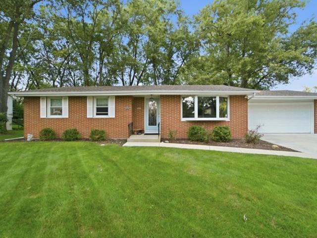 512 Mary Ln, Crown Point, IN 46307