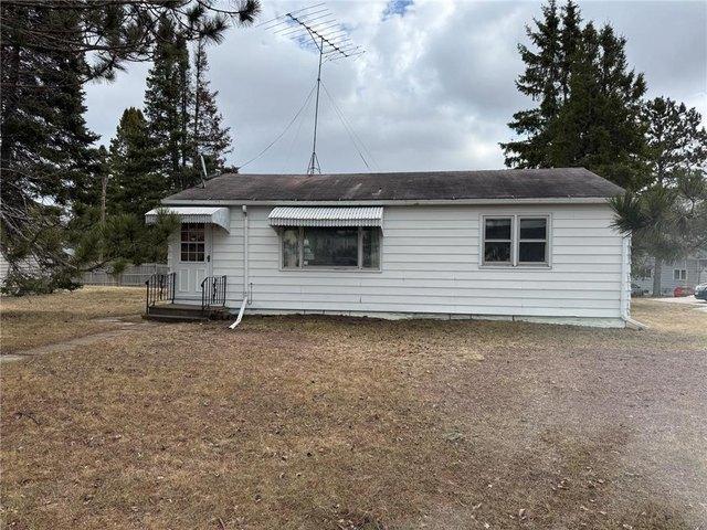 512 Memorial Dr, Buhl, MN 55713