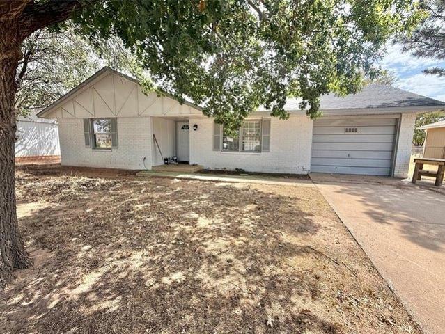512 Mercury St, Altus, OK 73521