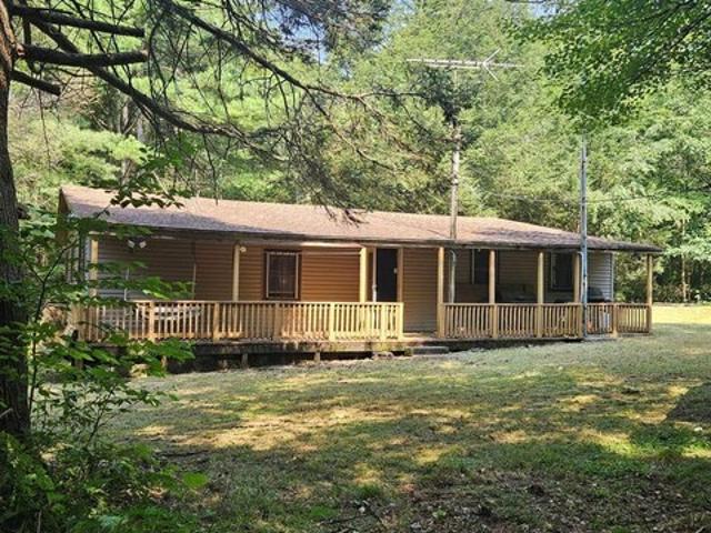 512 Meridian Rd, Loganton, PA 17747