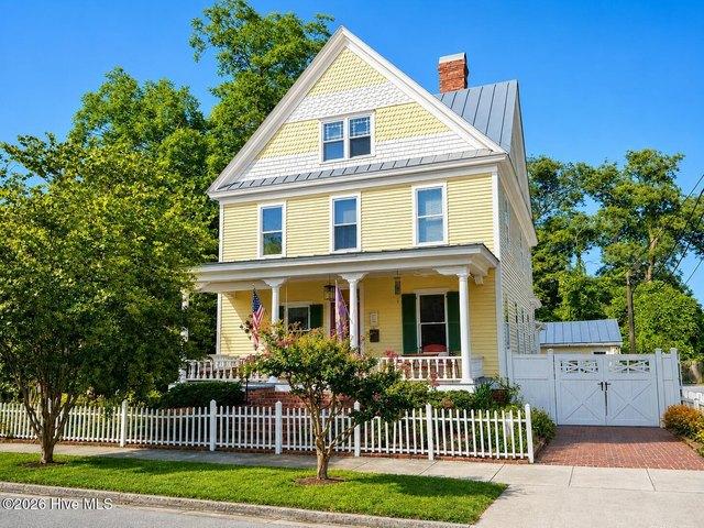 512 Middle St, New Bern, NC 28560
