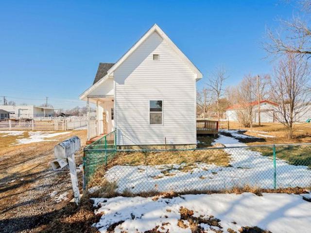 512 N 13th St, Elwood, IN 46036