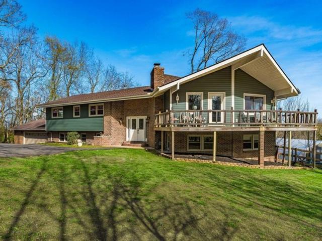 512 N Wooster Way NW, Lancaster, OH 43130