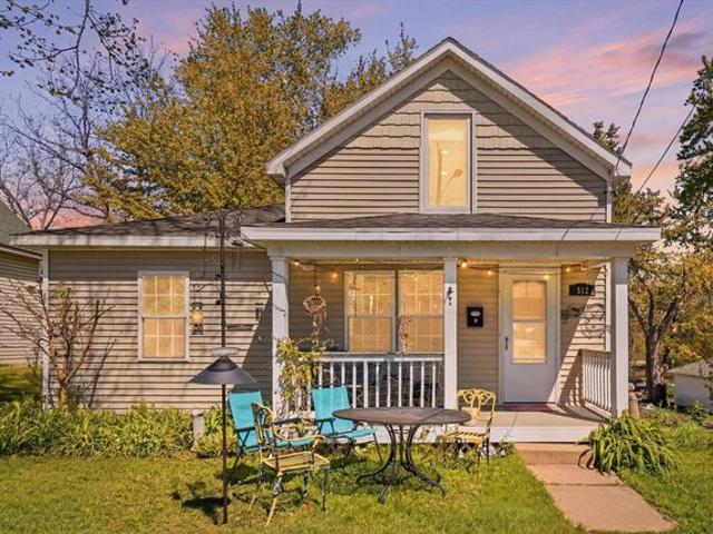 512 N Franklin St, Waupaca, WI 54981
