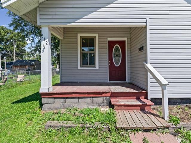 512 N Hickman St, Centralia, MO 65240