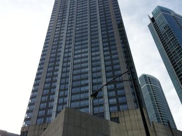 512 N McClurg Ct, Chicago, IL 60611