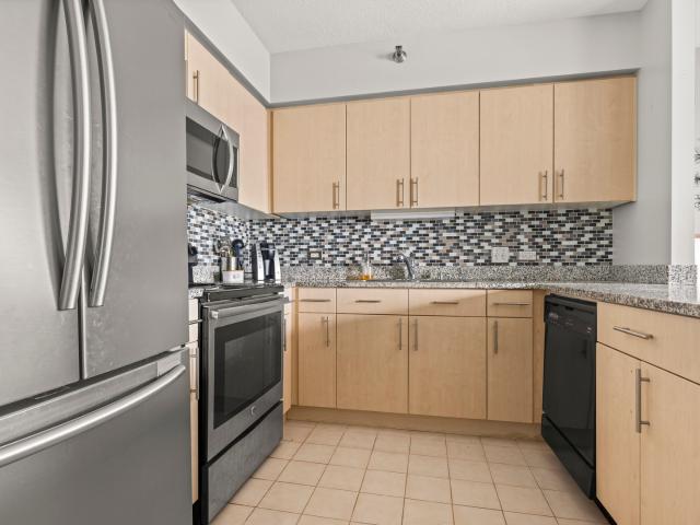 512 N Mcclurg Court # 3803