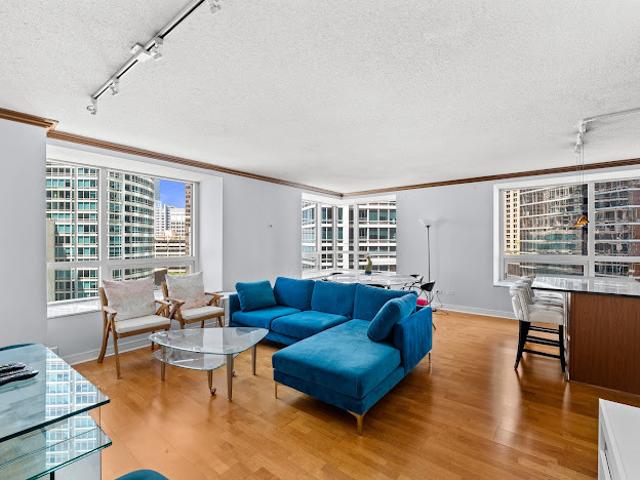512 N Mcclurg Court # 501
