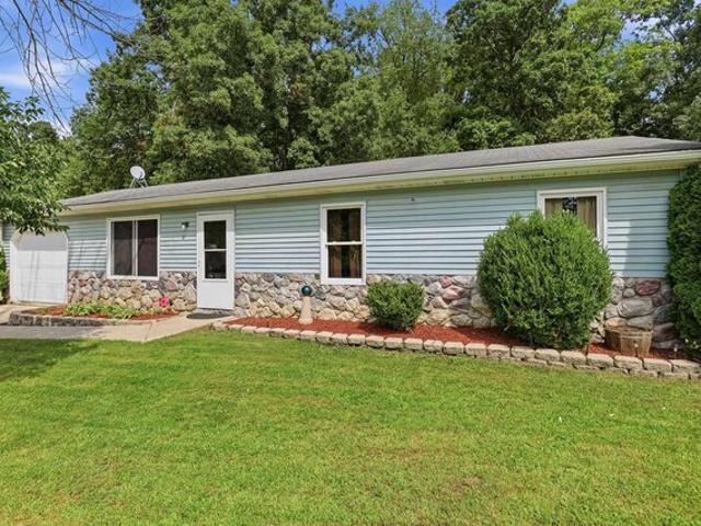 512 N McKinley St, Angola, IN 46703