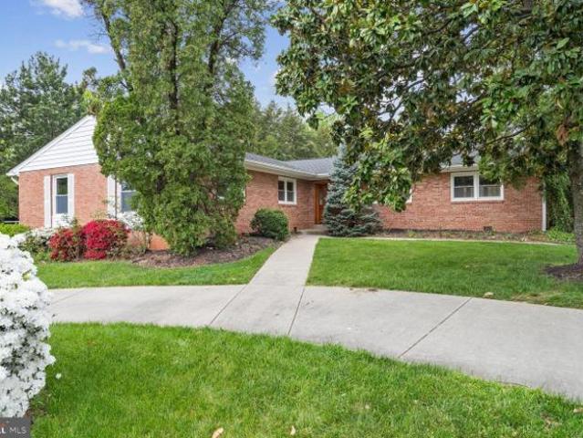 512 N Quaker Ln, Alexandria, VA 22304