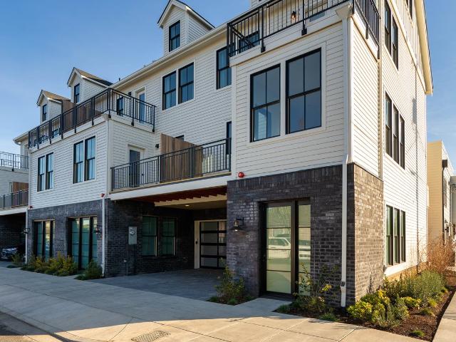 512 ne 56th ave