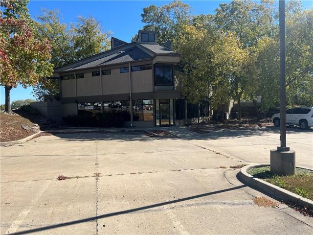 512 NW Mock Avenue