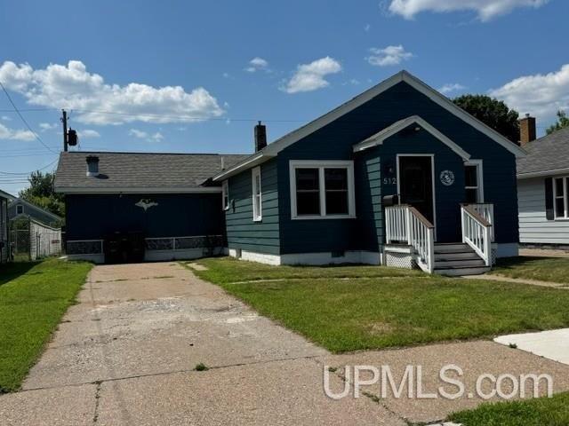 512 S 18th St, Escanaba, MI 49829