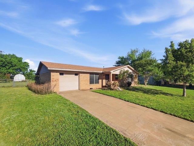 512 S Williams St, Hamilton, TX 76531