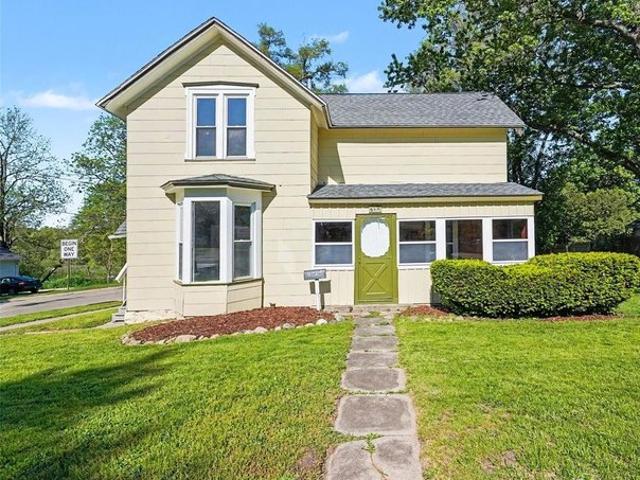 512 S Broad St, Holly Vlg, MI 48442
