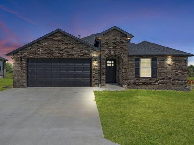 512 S Fiske St, Marionville, MO 65705