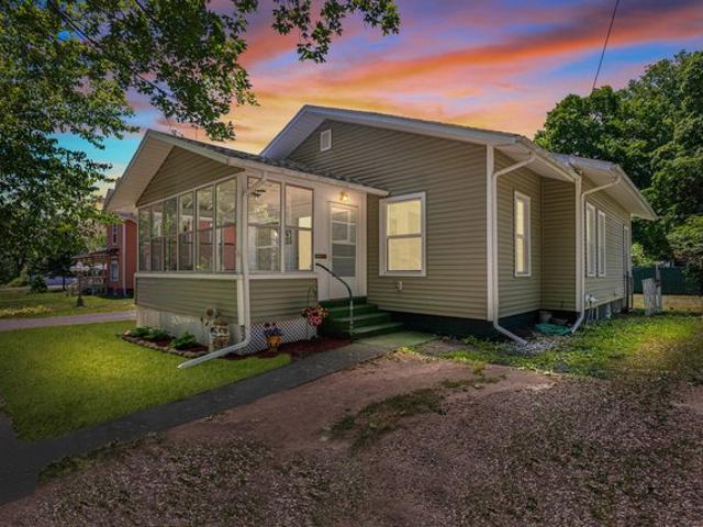 512 S Market St, Hudson, MI 49247