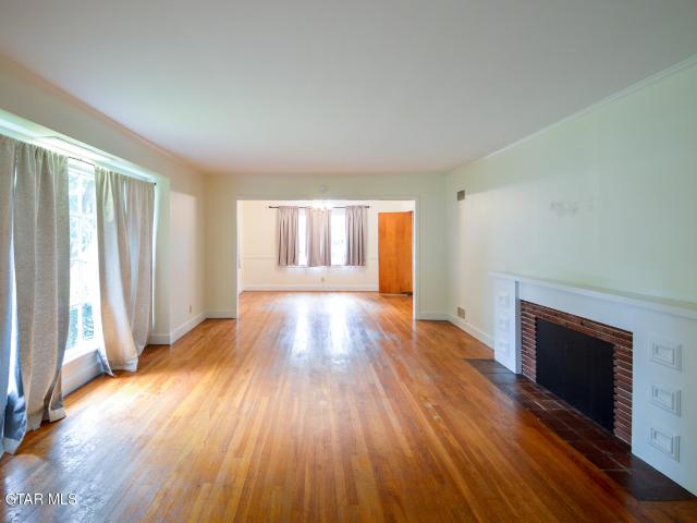 512 S Montgomery