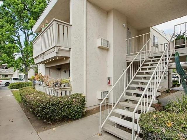 512 Sandalwood Pl Unit 4, Escondido, CA 92027