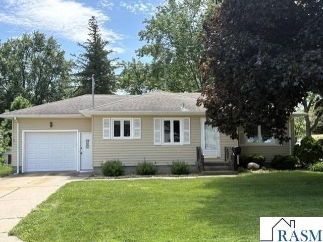 512 SE 9th Ave, Waseca, MN 56903